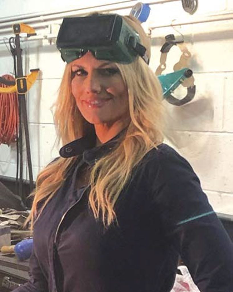 Q&A INTERVIEW: COURTNEY HANSEN - Motortopia - EVERYTHING Automotive!